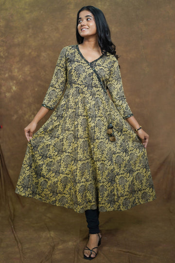 Shop Elegant Sarees for Every Occasion | Joyee Kolkata